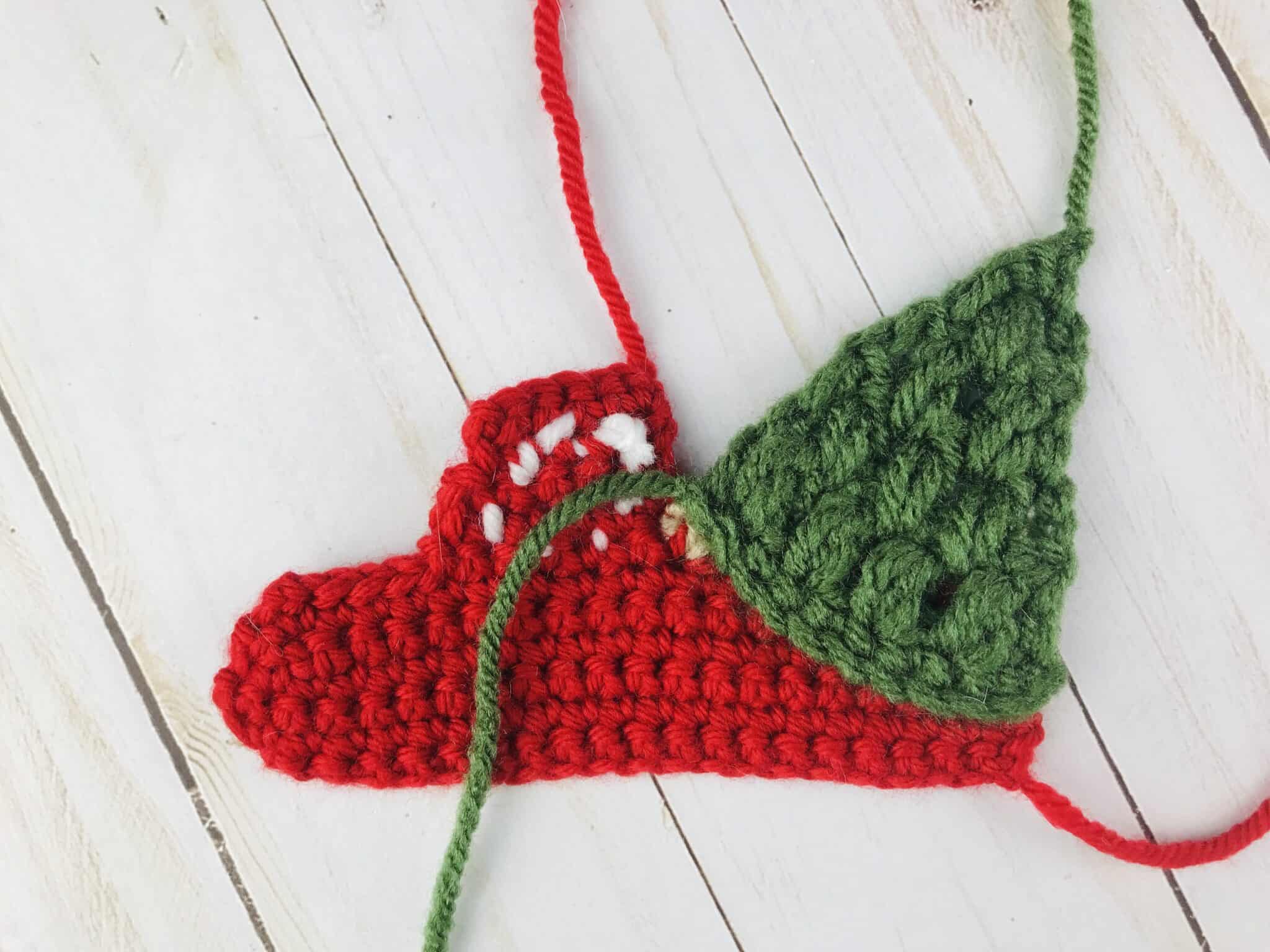 FREE Red Truck Crochet Pattern - Christmas Ornament/Applique!