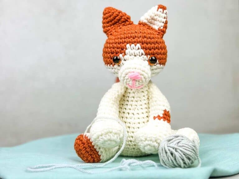 Chloe the Cat Crochet Pattern (FREE!)